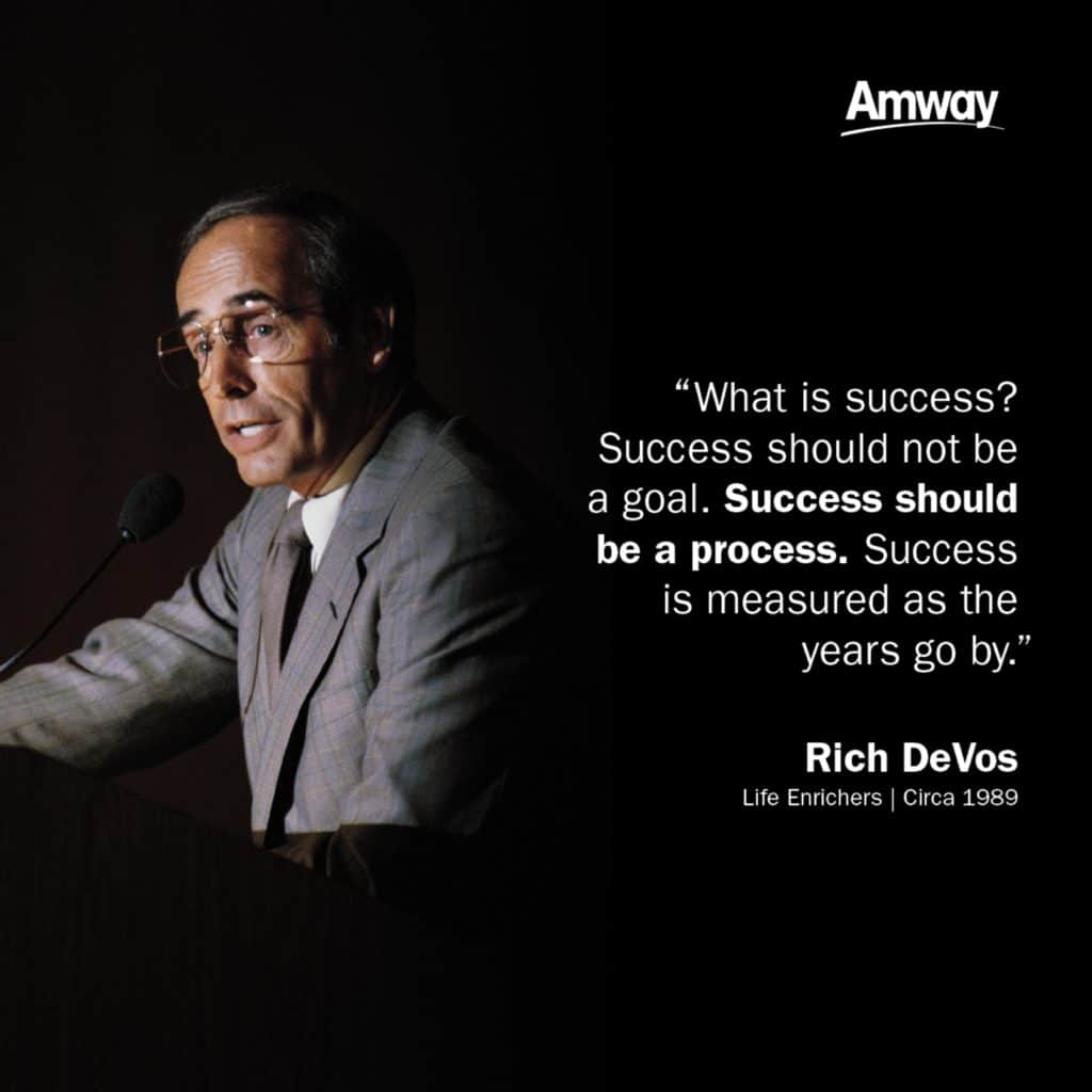 Richard M. DeVos, co-founder of Amway, dies